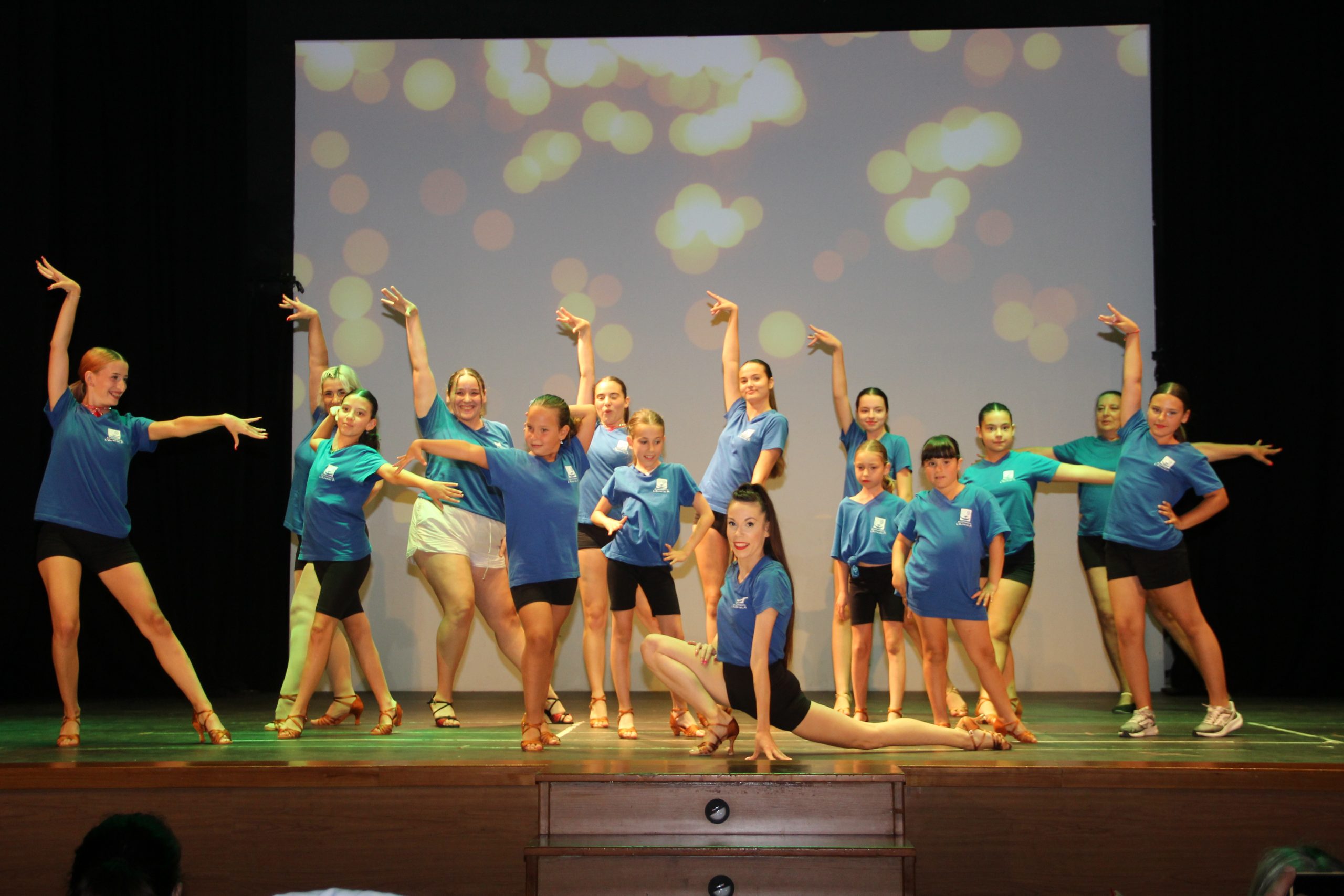 El Club de Baile Costa Blanca Balla celebró el fin de curso con un ...
